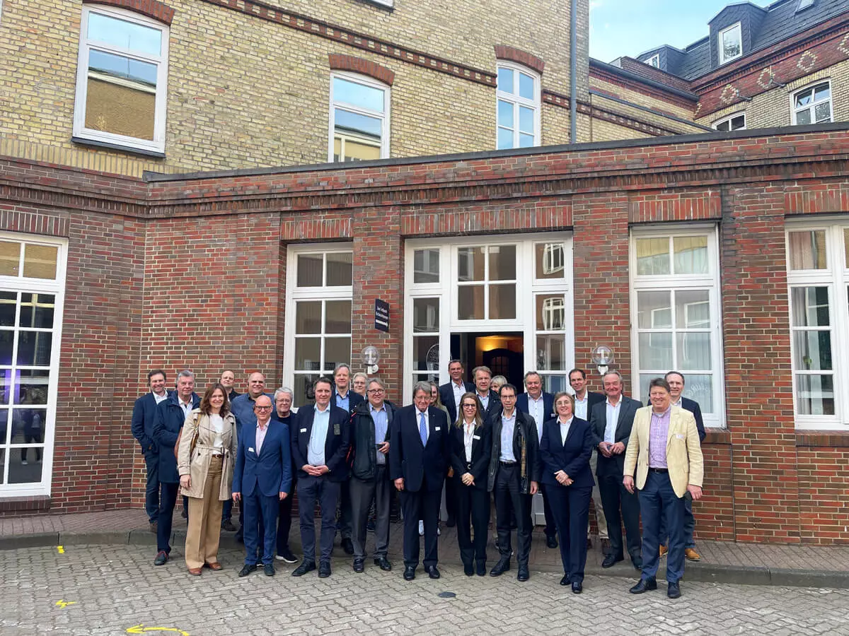 Minister Madsen & die IHK zu Gast in der Brauerei | Flens.de